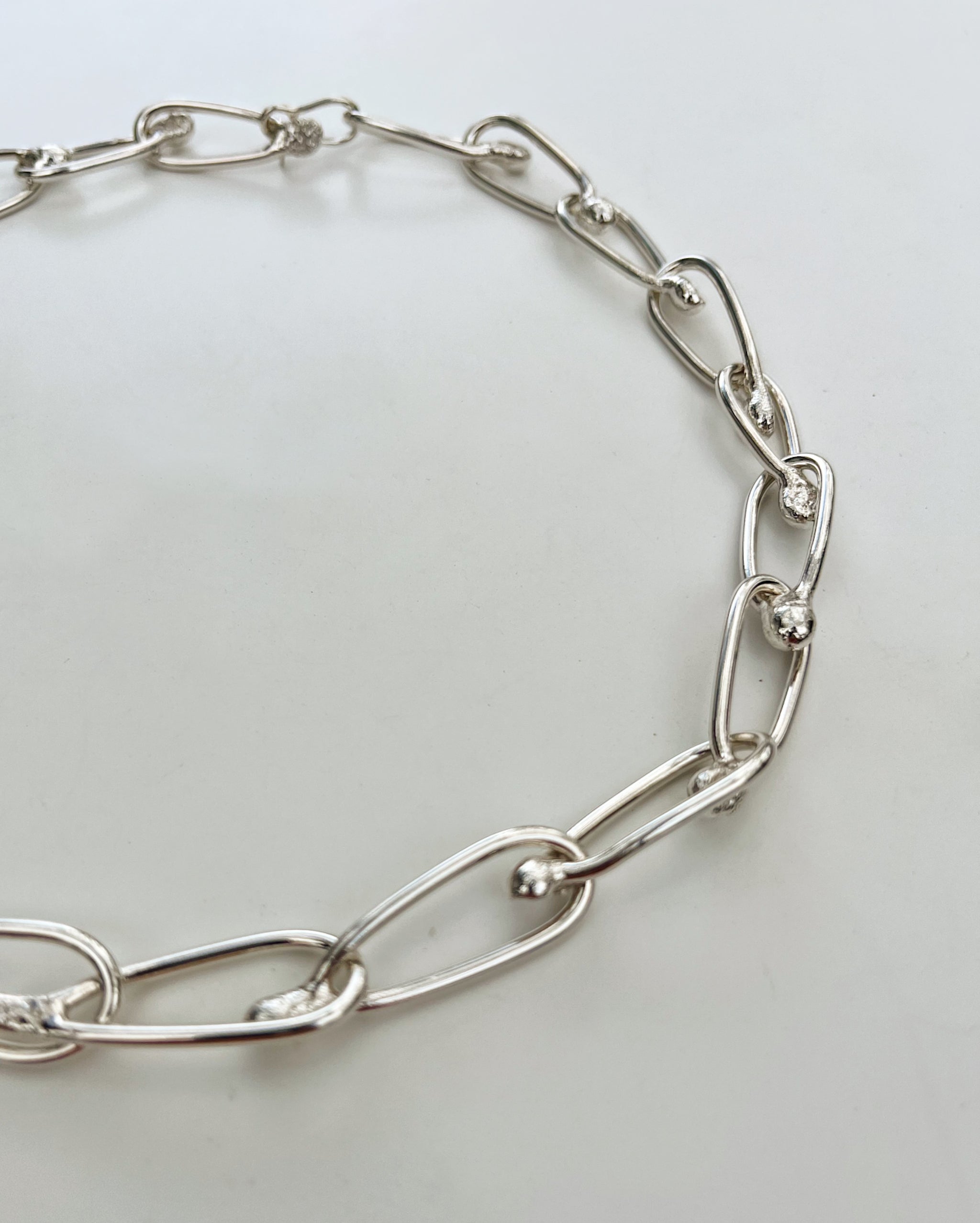 Floating chain necklace – Mckinley Mizar
